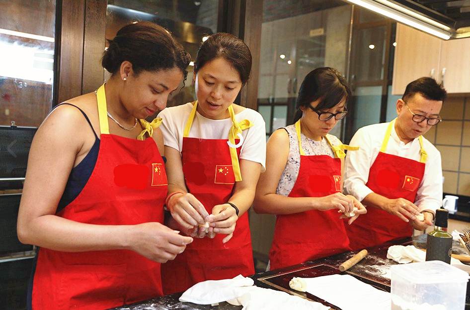 Shanghai xiaolongbao cooking class